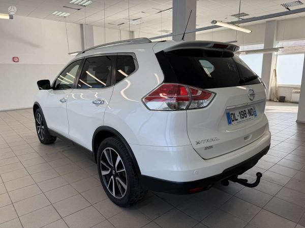 White Nissan X-Trail 2014 in Alytus, with an engine capacity of 0.00 L and mileage of 309 thousand km for 8400 €, photo 4 on AUTOMOTO.COM.LV