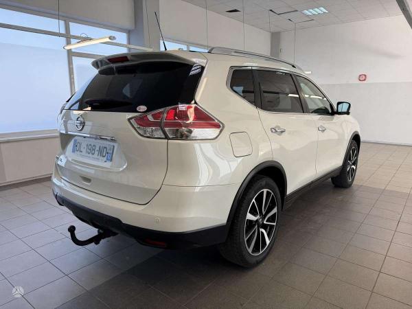 White Nissan X-Trail 2014 in Alytus, with an engine capacity of 0.00 L and mileage of 309 thousand km for 8400 €, photo 6 on AUTOMOTO.COM.LV