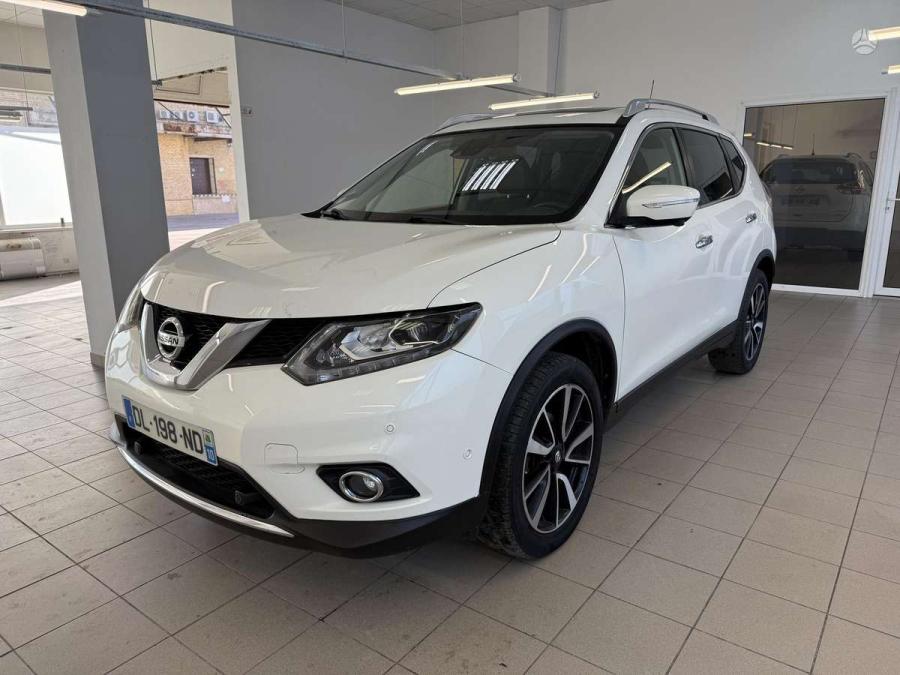 White Nissan X-Trail 2014 in Alytus, with an engine capacity of 1.60 L and mileage of 309 thousand km for 7900 €, photo 3 on AUTOMOTO.COM.LV
