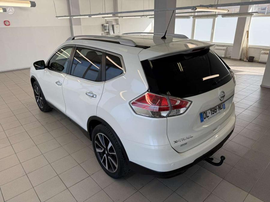 White Nissan X-Trail 2014 in Alytus, with an engine capacity of 1.60 L and mileage of 309 thousand km for 7900 €, photo 4 on AUTOMOTO.COM.LV