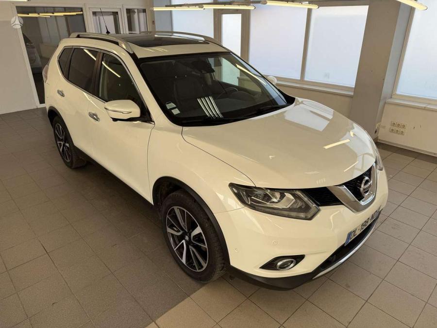White Nissan X-Trail 2014 in Alytus, with an engine capacity of 1.60 L and mileage of 309 thousand km for 7900 €, photo 8 on AUTOMOTO.COM.LV