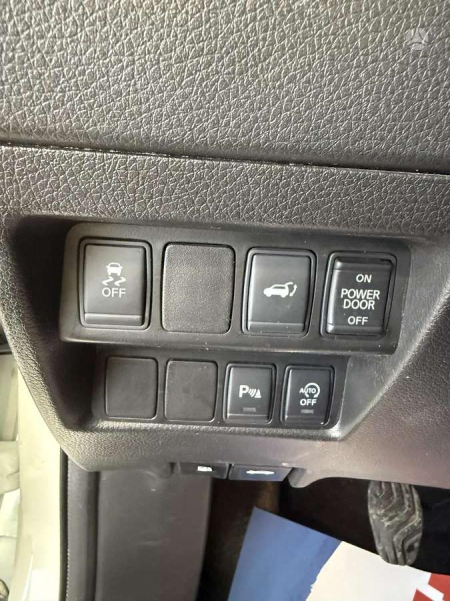 White Nissan X-Trail 2014 in Alytus, with an engine capacity of 1.60 L and mileage of 309 thousand km for 7900 €, photo 18 on AUTOMOTO.COM.LV