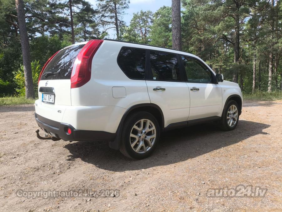White Nissan X-Trail 2014 in Tallinn, with an engine capacity of 2.00 L and mileage of 346 thousand km for 6500 €, photo 7 on AUTOMOTO.COM.LV