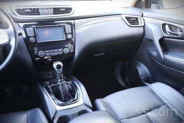 White Nissan X-Trail 2015 in Riga, with an engine capacity of 1.60 L and mileage of 0 thousand km for 7995 €, photo 8 on AUTOMOTO.COM.LV