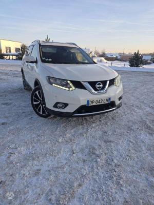 White Nissan X-Trail 2015 in Taurage, with an engine capacity of 1.60 L and mileage of 225 thousand km for 8700 €, photo  on AUTOMOTO.COM.LV