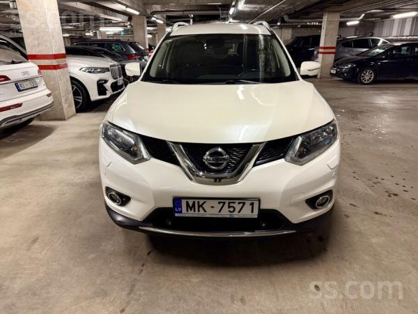 White Nissan X-Trail 2015 in Riga, with an engine capacity of 1.60 L and mileage of 173 thousand km for 9500 €, photo 2 on AUTOMOTO.COM.LV
