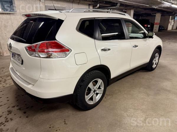 White Nissan X-Trail 2015 in Riga, with an engine capacity of 1.60 L and mileage of 173 thousand km for 9500 €, photo 4 on AUTOMOTO.COM.LV