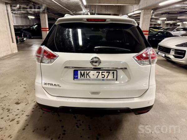 White Nissan X-Trail 2015 in Riga, with an engine capacity of 1.60 L and mileage of 173 thousand km for 9500 €, photo 5 on AUTOMOTO.COM.LV