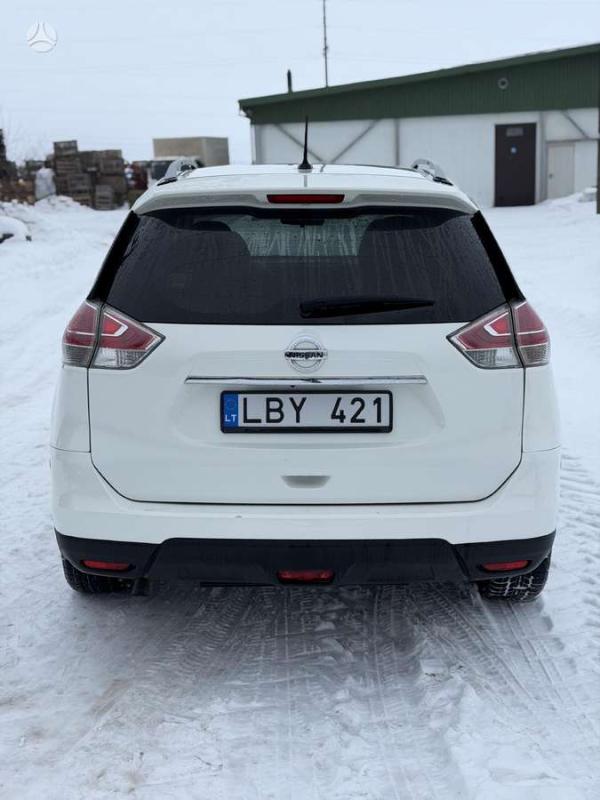 White Nissan X-Trail 2015 in Kaunas, with an engine capacity of 2.49 L and mileage of 145 thousand km for 7750 €, photo 6 on AUTOMOTO.COM.LV