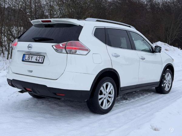 White Nissan X-Trail 2015 in Kaunas, with an engine capacity of 2.49 L and mileage of 145 thousand km for 7750 €, photo 9 on AUTOMOTO.COM.LV