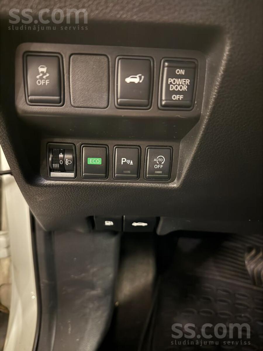 Balts Nissan X-Trail 2015 Rīga, ar dzinēja tilpumu 1.60 L un nobraukumu 174 tūkst. km par 6900 €, foto 9 vietnē AUTOMOTO.COM.LV
