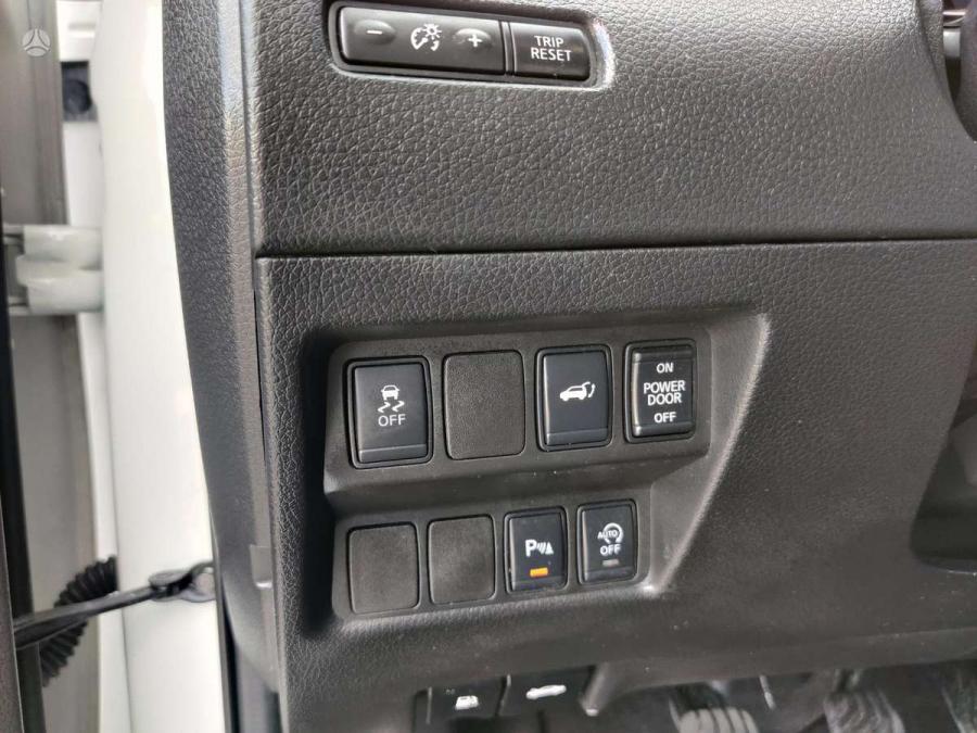 Balts Nissan X-Trail 2015 Šauļi, ar dzinēja tilpumu 1.60 L un nobraukumu 220 tūkst. km par 9200 €, foto 16 vietnē AUTOMOTO.COM.LV