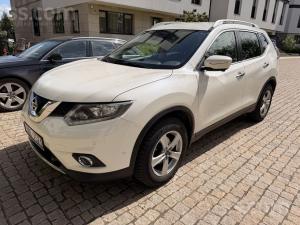 White Nissan X-Trail 2015 in Riga, with an engine capacity of 1.60 L and mileage of 176 thousand km for 7800 €, photo  on AUTOMOTO.COM.LV