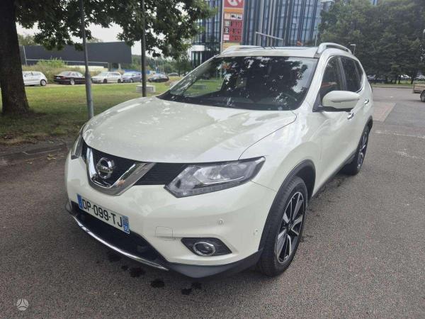 White Nissan X-Trail 2015 in Vilnius, with an engine capacity of 1.60 L and mileage of 232 thousand km for 10000 €, photo 1 on AUTOMOTO.COM.LV