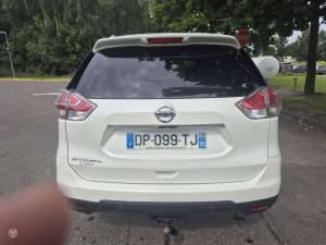 White Nissan X-Trail 2015 in Vilnius, with an engine capacity of 1.60 L and mileage of 232 thousand km for 10000 €, photo 6 on AUTOMOTO.COM.LV
