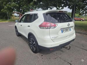White Nissan X-Trail 2015 in Vilnius, with an engine capacity of 1.60 L and mileage of 232 thousand km for 10000 €, photo 7 on AUTOMOTO.COM.LV