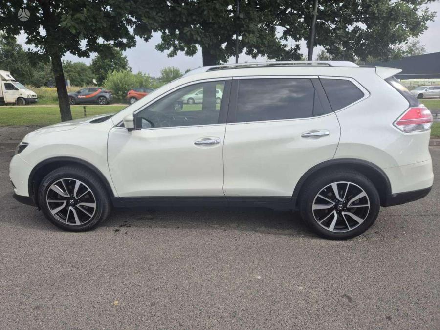 White Nissan X-Trail 2015 in Vilnius, with an engine capacity of 1.60 L and mileage of 232 thousand km for 10000 €, photo 8 on AUTOMOTO.COM.LV