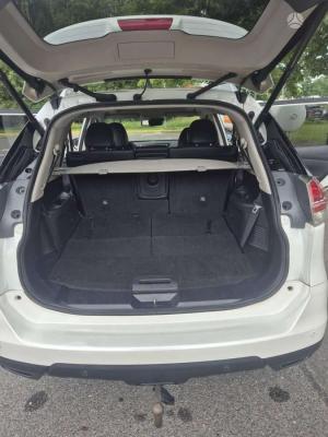 White Nissan X-Trail 2015 in Vilnius, with an engine capacity of 1.60 L and mileage of 232 thousand km for 10000 €, photo 14 on AUTOMOTO.COM.LV