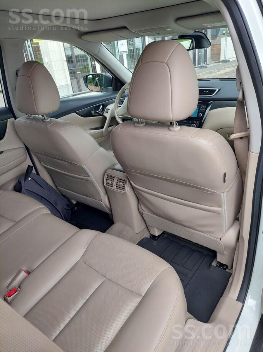 White Nissan X-Trail 2015 in Riga, with an engine capacity of 1.60 L and mileage of 203 thousand km for 8300 €, photo 8 on AUTOMOTO.COM.LV