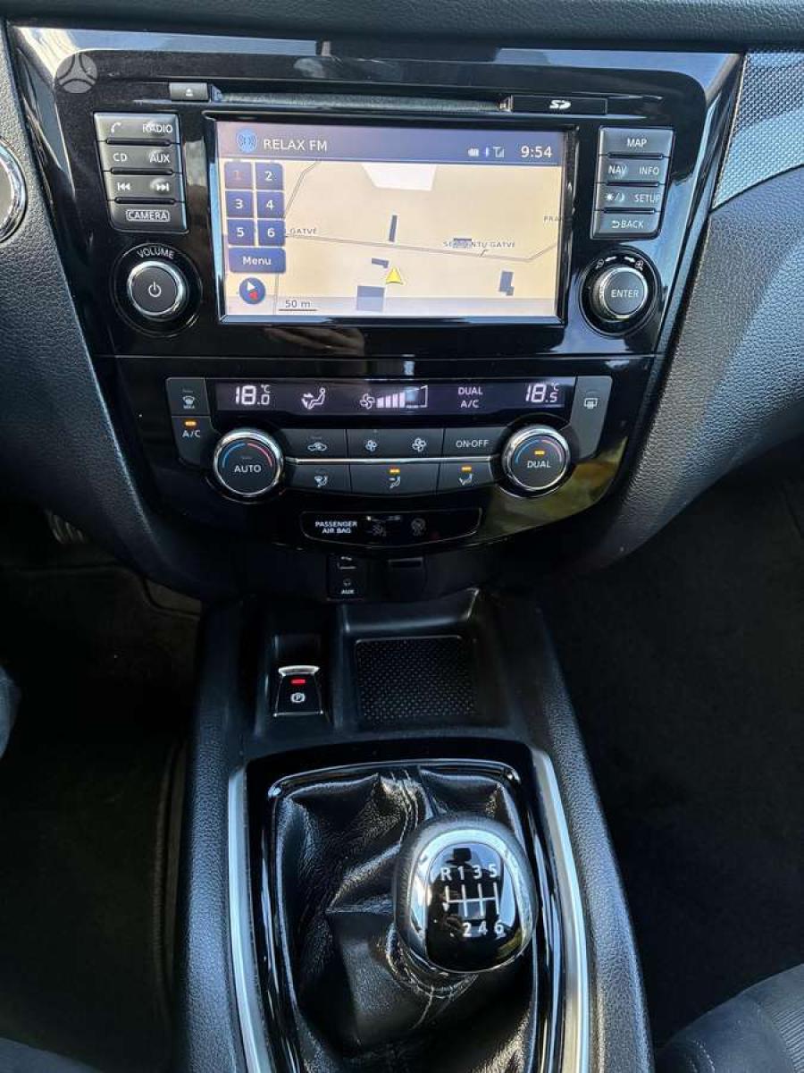 Balts Nissan X-Trail 2015 Šauļi, ar dzinēja tilpumu 1.60 L un nobraukumu 251 tūkst. km par 8500 €, foto 24 vietnē AUTOMOTO.COM.LV