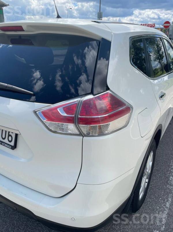 White Nissan X-Trail 2016 in Riga, with an engine capacity of 1.60 L and mileage of 148 thousand km for 11500 €, photo 11 on AUTOMOTO.COM.LV