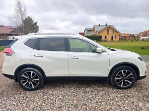 White Nissan X-Trail 2016 in Palanga, with an engine capacity of 1.60 L and mileage of 155 thousand km for 12900 €, photo 4 on AUTOMOTO.COM.LV