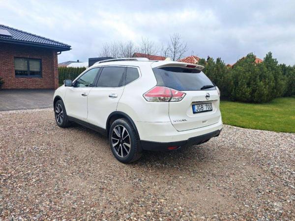 White Nissan X-Trail 2016 in Palanga, with an engine capacity of 1.60 L and mileage of 155 thousand km for 12900 €, photo 6 on AUTOMOTO.COM.LV