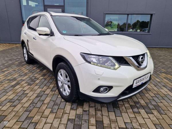 White Nissan X-Trail 2016 in Siauliai, with an engine capacity of 1.60 L and mileage of 230 thousand km for 9900 €, photo 1 on AUTOMOTO.COM.LV