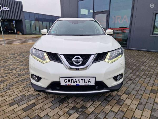 White Nissan X-Trail 2016 in Siauliai, with an engine capacity of 1.60 L and mileage of 230 thousand km for 9900 €, photo 2 on AUTOMOTO.COM.LV