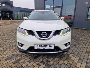 White Nissan X-Trail 2016 in Siauliai, with an engine capacity of 1.60 L and mileage of 230 thousand km for 9900 €, photo 2 on AUTOMOTO.COM.LV