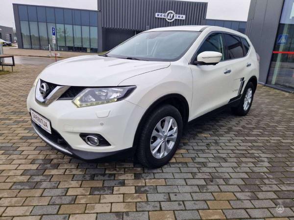 White Nissan X-Trail 2016 in Siauliai, with an engine capacity of 1.60 L and mileage of 230 thousand km for 9900 €, photo 3 on AUTOMOTO.COM.LV