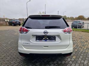 White Nissan X-Trail 2016 in Siauliai, with an engine capacity of 1.60 L and mileage of 230 thousand km for 9900 €, photo 5 on AUTOMOTO.COM.LV