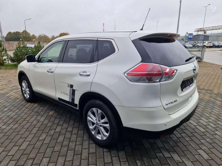 White Nissan X-Trail 2016 in Siauliai, with an engine capacity of 1.60 L and mileage of 230 thousand km for 9900 €, photo 6 on AUTOMOTO.COM.LV