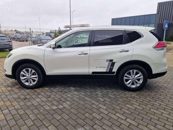White Nissan X-Trail 2016 in Siauliai, with an engine capacity of 1.60 L and mileage of 230 thousand km for 9900 €, photo 7 on AUTOMOTO.COM.LV