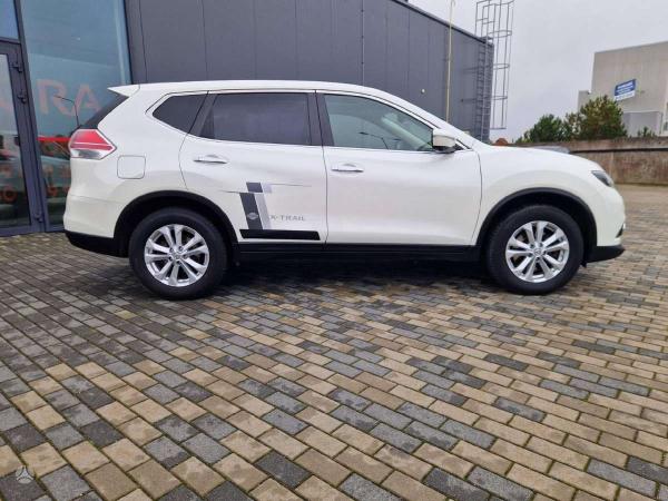 White Nissan X-Trail 2016 in Siauliai, with an engine capacity of 1.60 L and mileage of 230 thousand km for 9900 €, photo 8 on AUTOMOTO.COM.LV