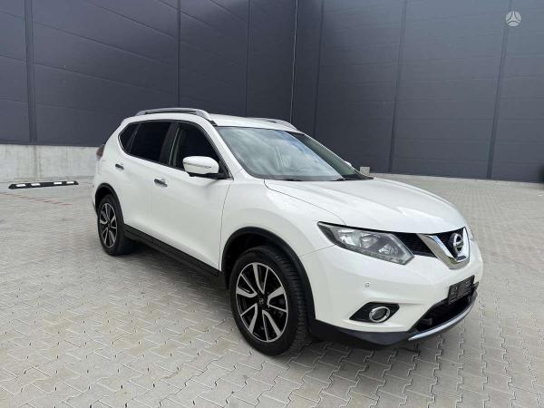 White Nissan X-Trail 2016 in Siauliai, with an engine capacity of 1.60 L and mileage of 135 thousand km for 8900 €, photo 3 on AUTOMOTO.COM.LV