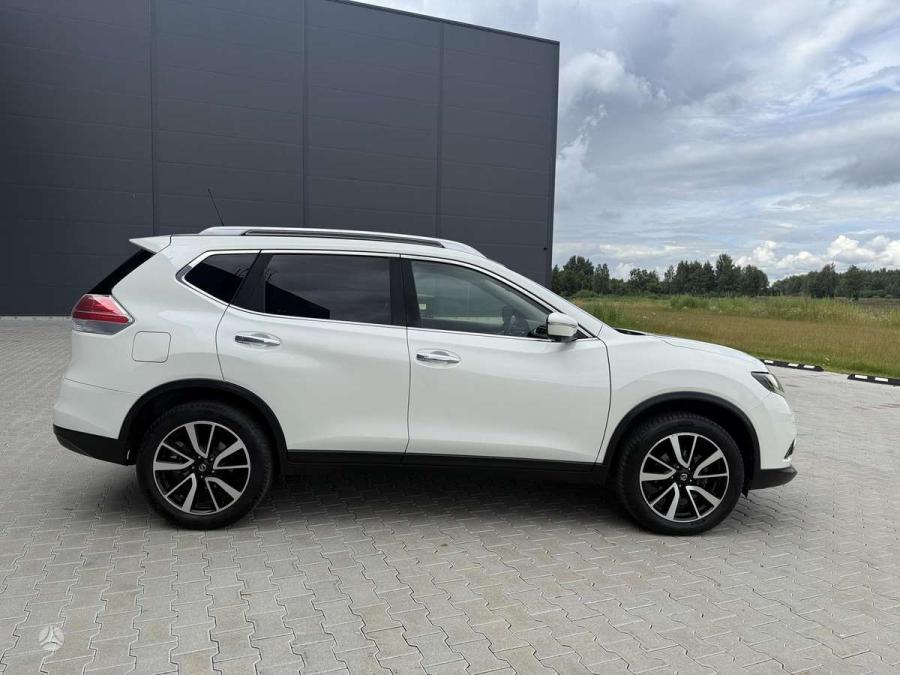 Balts Nissan X-Trail 2016 Šauļi, ar dzinēja tilpumu 1.60 L un nobraukumu 135 tūkst. km par 8900 €, foto 5 vietnē AUTOMOTO.COM.LV