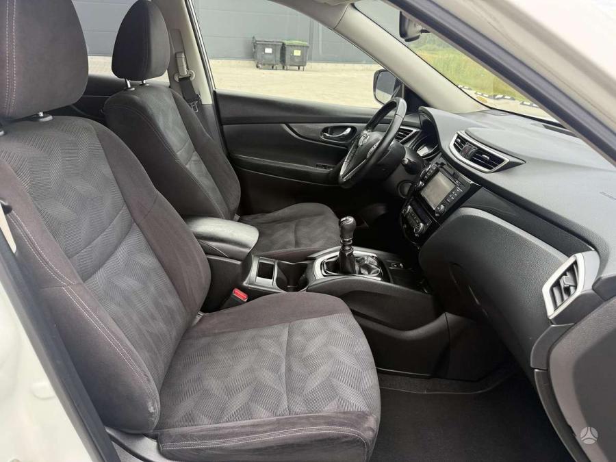 Balts Nissan X-Trail 2016 Šauļi, ar dzinēja tilpumu 1.60 L un nobraukumu 135 tūkst. km par 8900 €, foto 11 vietnē AUTOMOTO.COM.LV