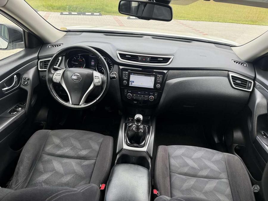 Balts Nissan X-Trail 2016 Šauļi, ar dzinēja tilpumu 1.60 L un nobraukumu 135 tūkst. km par 8900 €, foto 12 vietnē AUTOMOTO.COM.LV