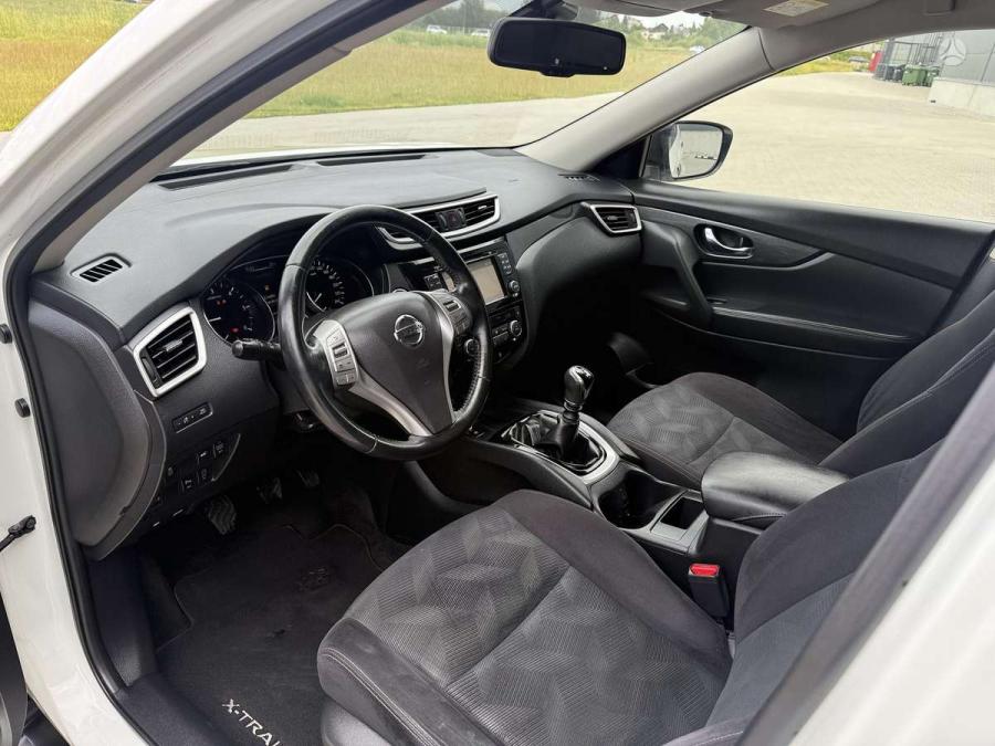 Balts Nissan X-Trail 2016 Šauļi, ar dzinēja tilpumu 1.60 L un nobraukumu 135 tūkst. km par 8900 €, foto 13 vietnē AUTOMOTO.COM.LV