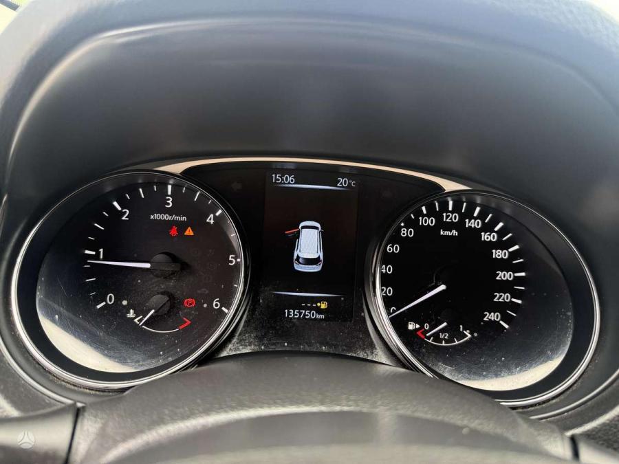 Balts Nissan X-Trail 2016 Šauļi, ar dzinēja tilpumu 1.60 L un nobraukumu 135 tūkst. km par 8900 €, foto 22 vietnē AUTOMOTO.COM.LV