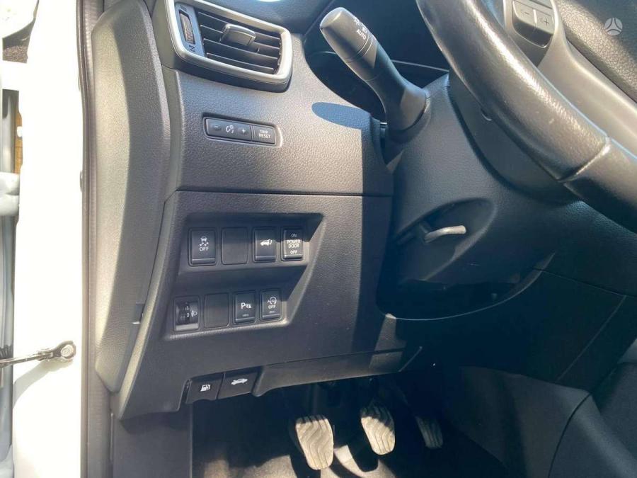 Balts Nissan X-Trail 2016 Tauragė, ar dzinēja tilpumu 1.60 L un nobraukumu 196 tūkst. km par 8800 €, foto 13 vietnē AUTOMOTO.COM.LV