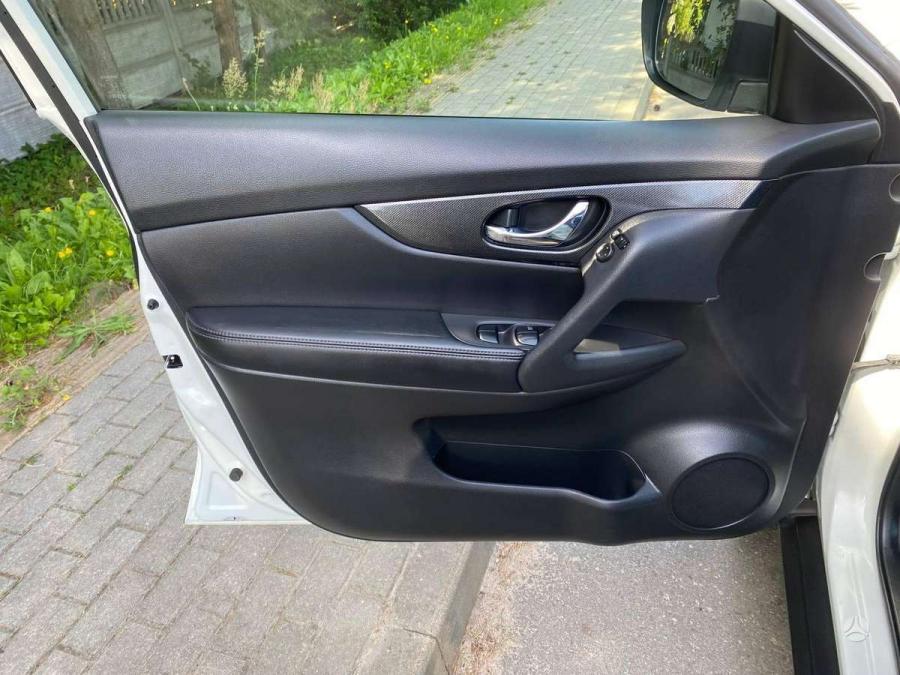 Balts Nissan X-Trail 2016 Tauragė, ar dzinēja tilpumu 1.60 L un nobraukumu 196 tūkst. km par 8800 €, foto 14 vietnē AUTOMOTO.COM.LV
