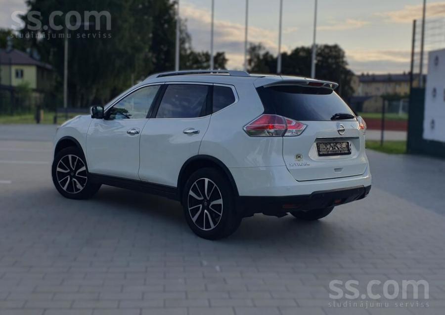 White Nissan X-Trail 2016 in Riga, with an engine capacity of 1.60 L and mileage of 224 thousand km for 9150 €, photo 3 on AUTOMOTO.COM.LV