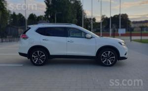 White Nissan X-Trail 2016 in Riga, with an engine capacity of 1.60 L and mileage of 224 thousand km for 9150 €, photo 4 on AUTOMOTO.COM.LV