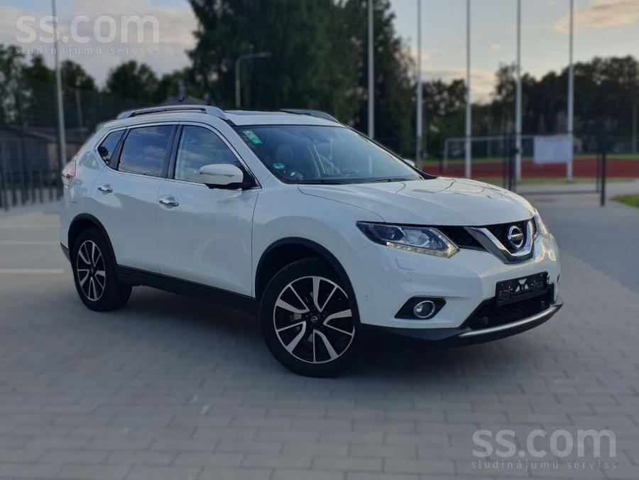 White Nissan X-Trail 2016 in Riga, with an engine capacity of 1.60 L and mileage of 224 thousand km for 9150 €, photo 5 on AUTOMOTO.COM.LV