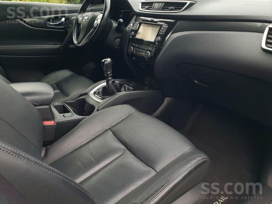 White Nissan X-Trail 2016 in Riga, with an engine capacity of 1.60 L and mileage of 224 thousand km for 9150 €, photo 15 on AUTOMOTO.COM.LV