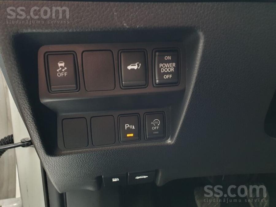 White Nissan X-Trail 2016 in Riga, with an engine capacity of 1.60 L and mileage of 224 thousand km for 9150 €, photo 21 on AUTOMOTO.COM.LV