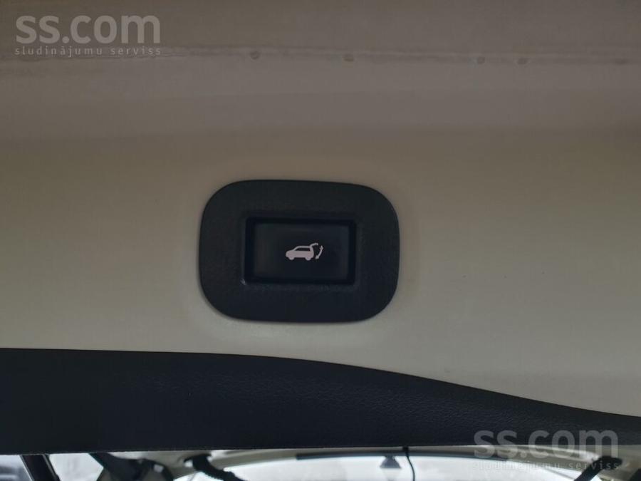 White Nissan X-Trail 2016 in Riga, with an engine capacity of 1.60 L and mileage of 224 thousand km for 9150 €, photo 27 on AUTOMOTO.COM.LV