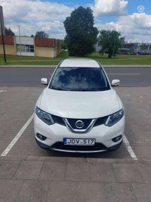 White Nissan X-Trail 2016 in Vilnius, with an engine capacity of 1.60 L and mileage of 168 thousand km for 10300 €, photo 3 on AUTOMOTO.COM.LV